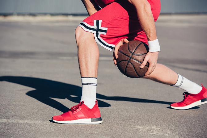 Basketball: Exercises for dribbling for beginners and experienced players